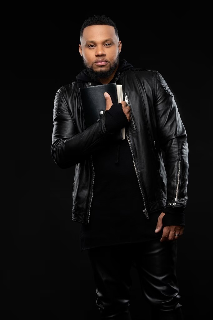 Todd Dulaney sees miracles, signs, wonders singing God's Word ...