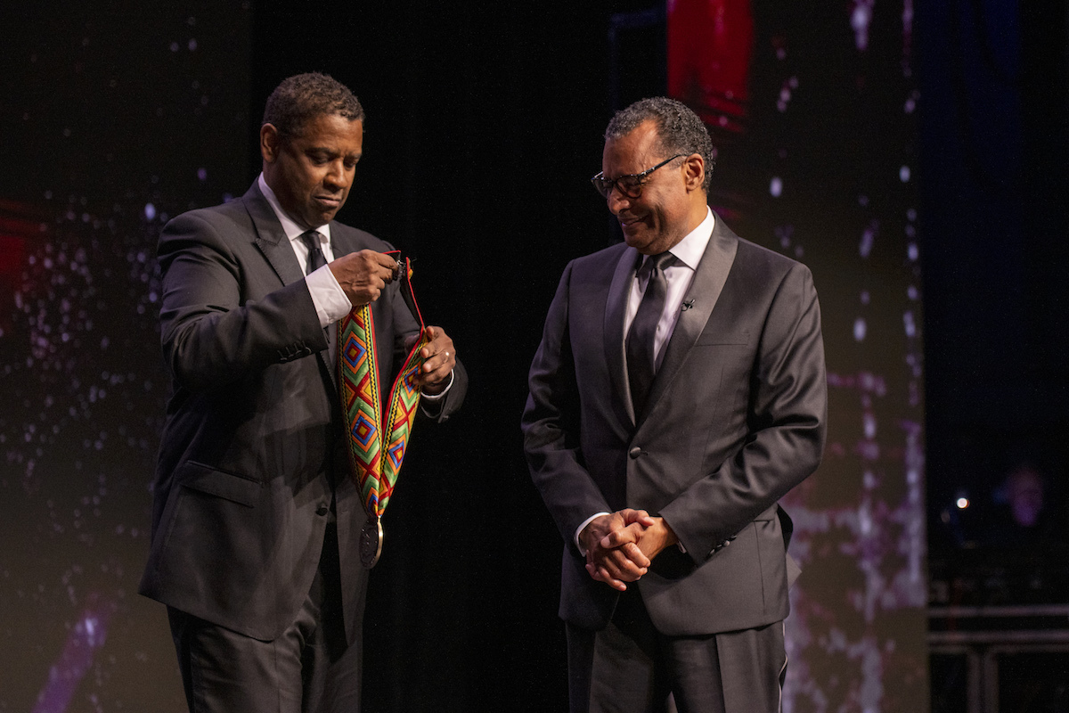 Denzel Washington honors Pastor AR Bernard at Museum of the Bible | U.S.