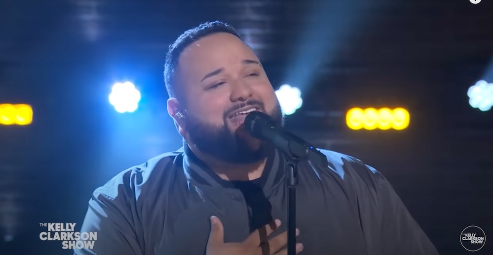 'Voice' finalist Jeremy Rosado brings Kelly Clarkson to tears ...
