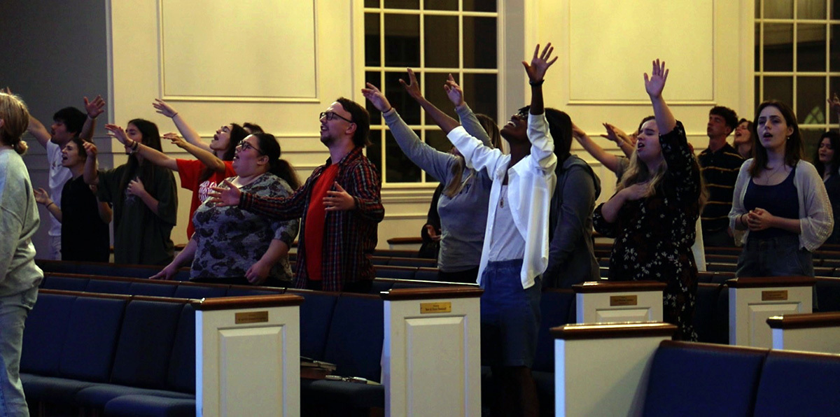 Regent students attend revival worship during spring break | U.S.