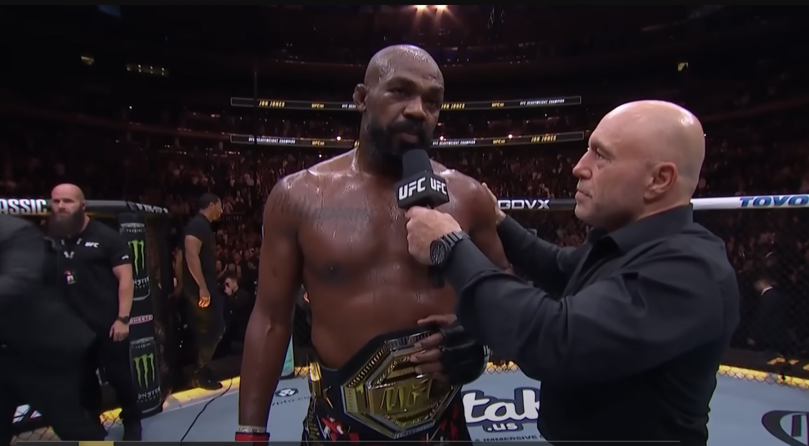 Jon Jones says 'Jesus loves you' after UFC triumph | Entertainment
